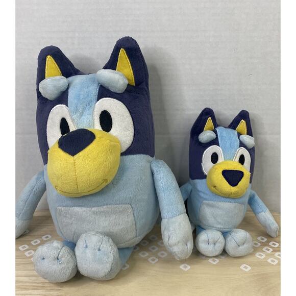 Bluey | Toys | Bluey 2 Talking Plush 3 Different Phrases Theme Song 8 ...